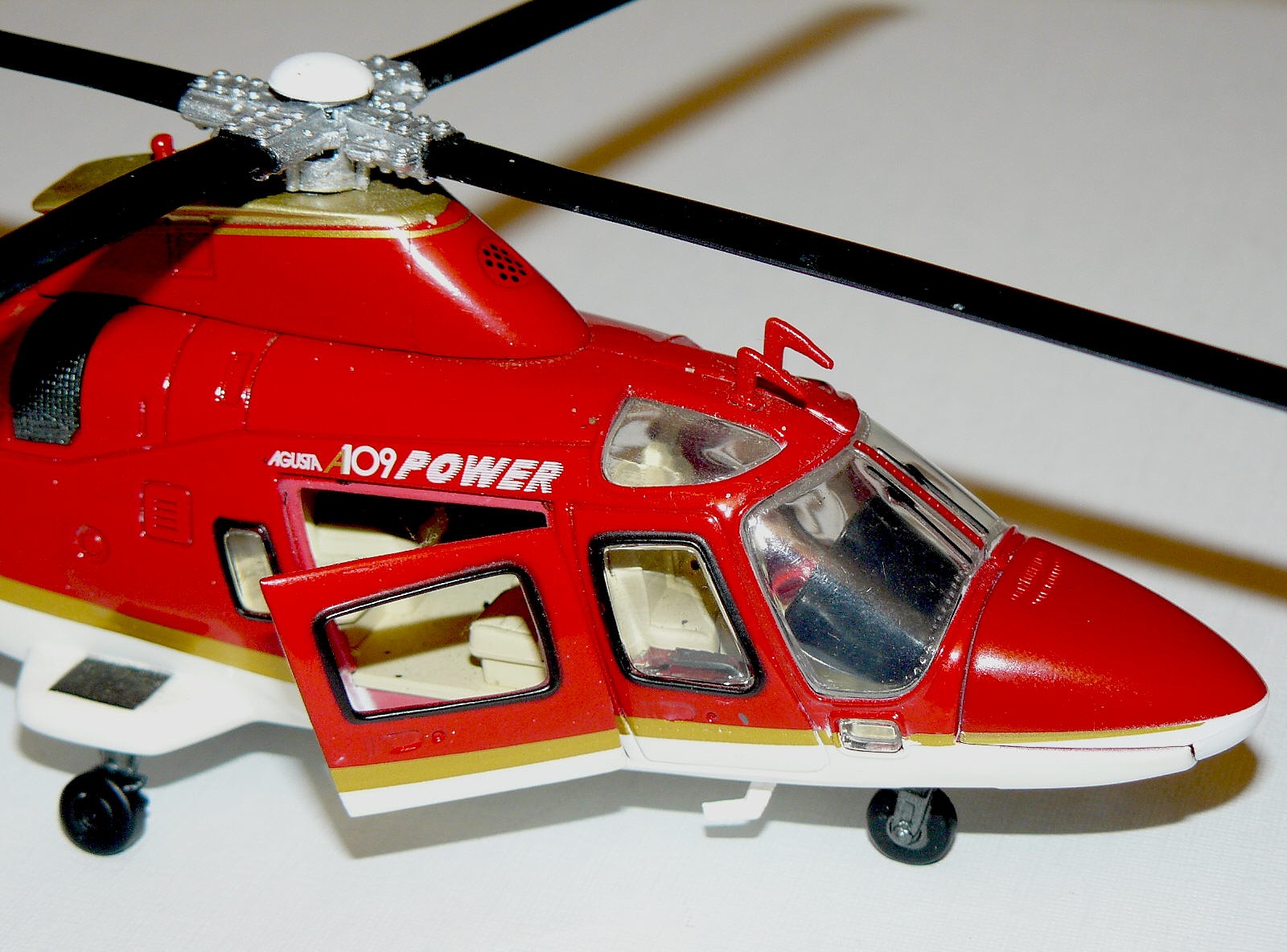 NEW-RAY – Agusta A109 Power – Picoozfran-modélisme et jouets