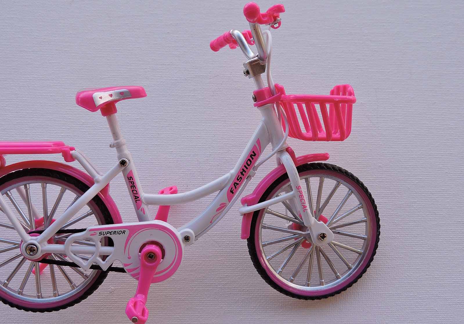Mini vélo rose 1:10 – Picoozfran-modélisme et jouets